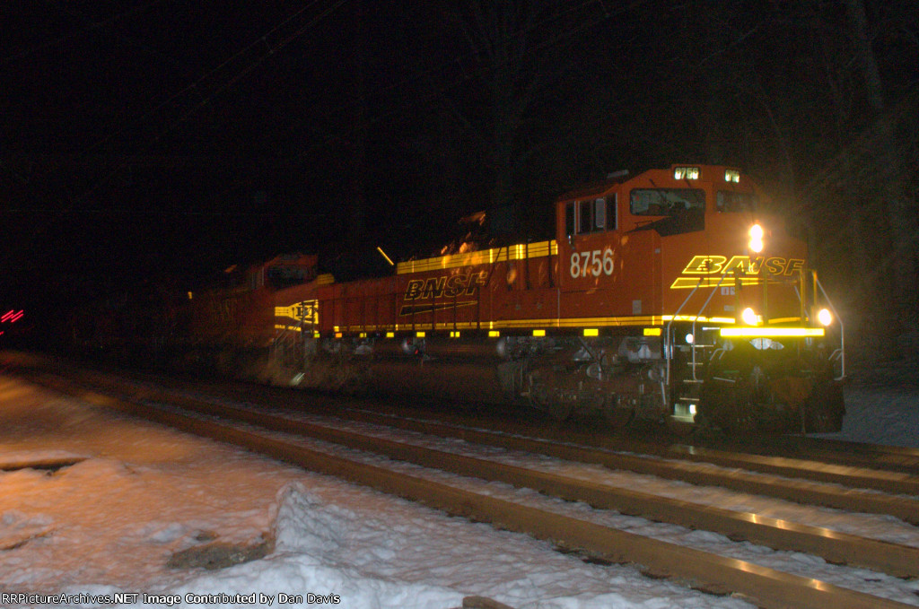 BNSF SD70ACe 8756 leads K042